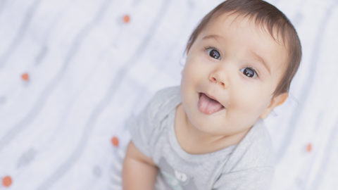 Perkembangan Bayi 7 Bulan & Stimulasi Tepat untuk Perkembangannya!