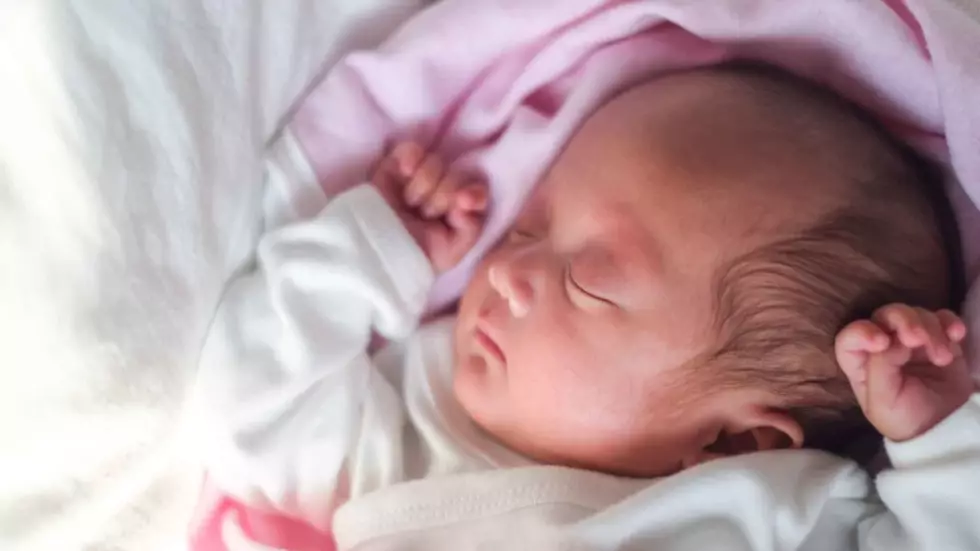 Rambut Bayi Botak di Depan? Apa Penyebab dan solusinya? - Cussons