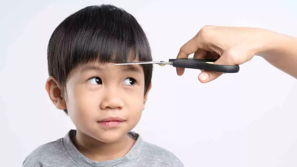 Cara Memotong Rambut Anak Laki - Laki di Rumah | Cussons Baby